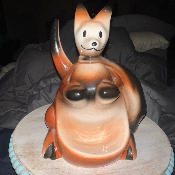 Mccoy | Accents | Vintage 956 Mccoy Boxing Kangaroo Dresser ...